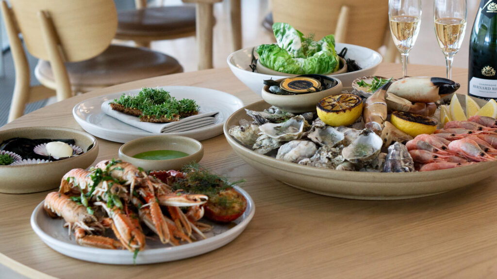 À la carte og tastingmenuer på Almanak i Operaen